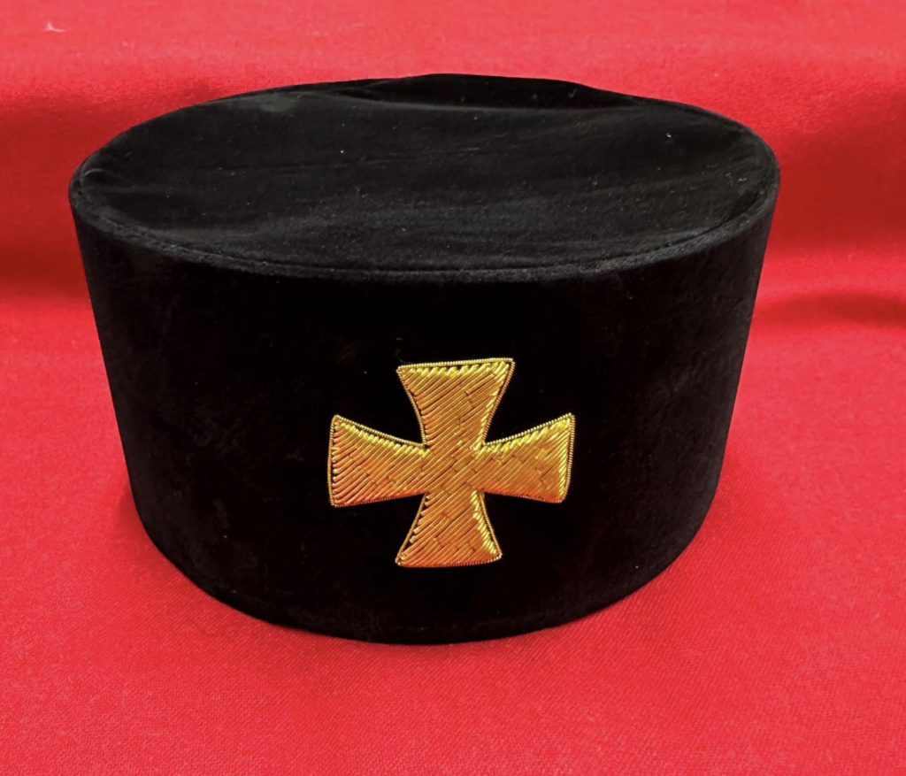 CASAMASONICA | GO-40 Birrete cruz pate bordado